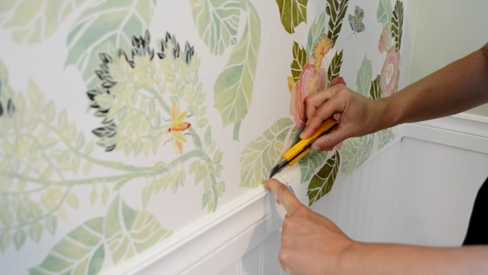 How To Install Wallpaper In A Snap (With Easy Steps) - Cozy DIY Home