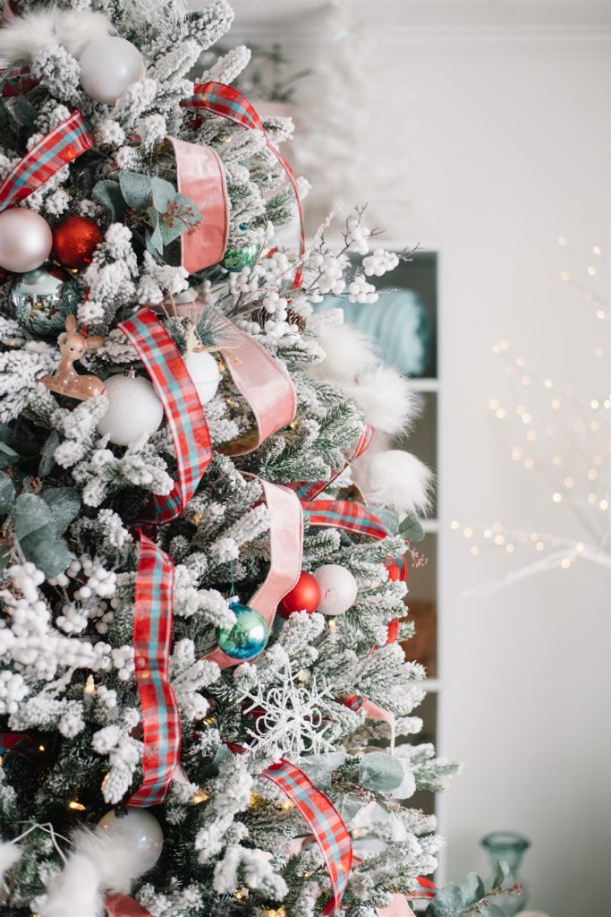 How to Decorate a Christmas Tree Step by Step - Cozy DIY Home