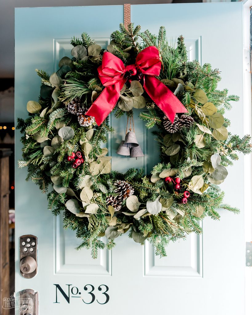8 Easy DIY Christmas Wreaths With Step-By-Step Instructions - Cozy DIY Home
