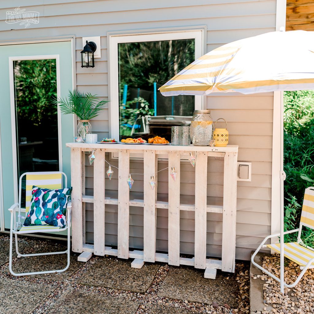How to Build an Easy DIY Pallet Bar - Cozy DIY Home