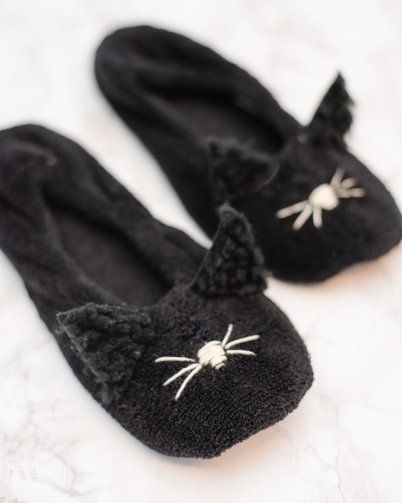 Make DIY Cat Slippers - for only a few dollars! - Cozy DIY Home