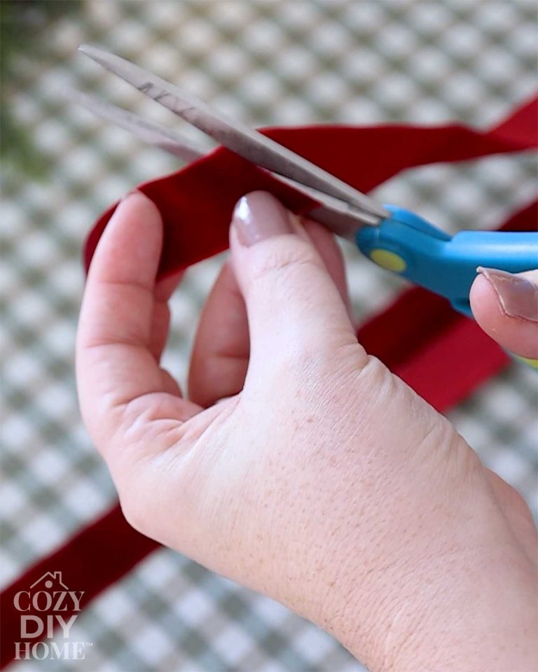 How to Tie a Bow with Velvet Ribbon (The Prettiest Double Bow for ...
